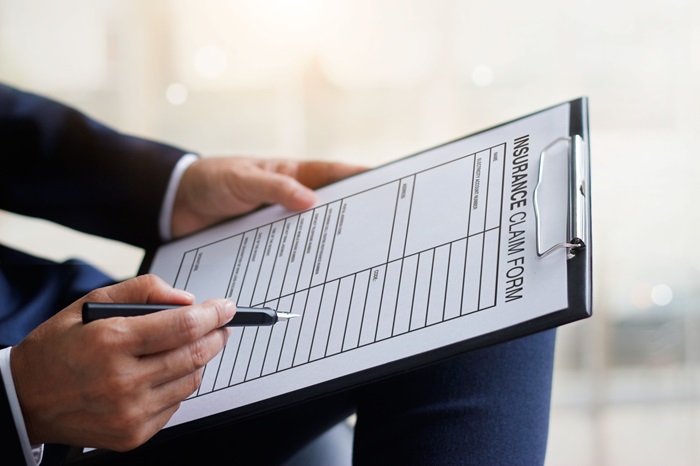 How to Maximize Your Roofing Insurance Claim Settlement | Acreage ...